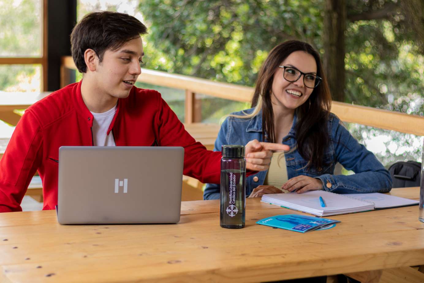 ¿Cómo emprender tu negocio propio? - Conexion PUCE