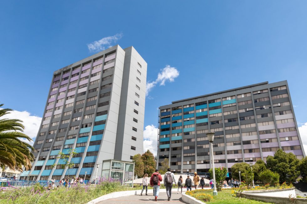 La PUCE cumple 76 años dejando huella en la historia - Conexion PUCE