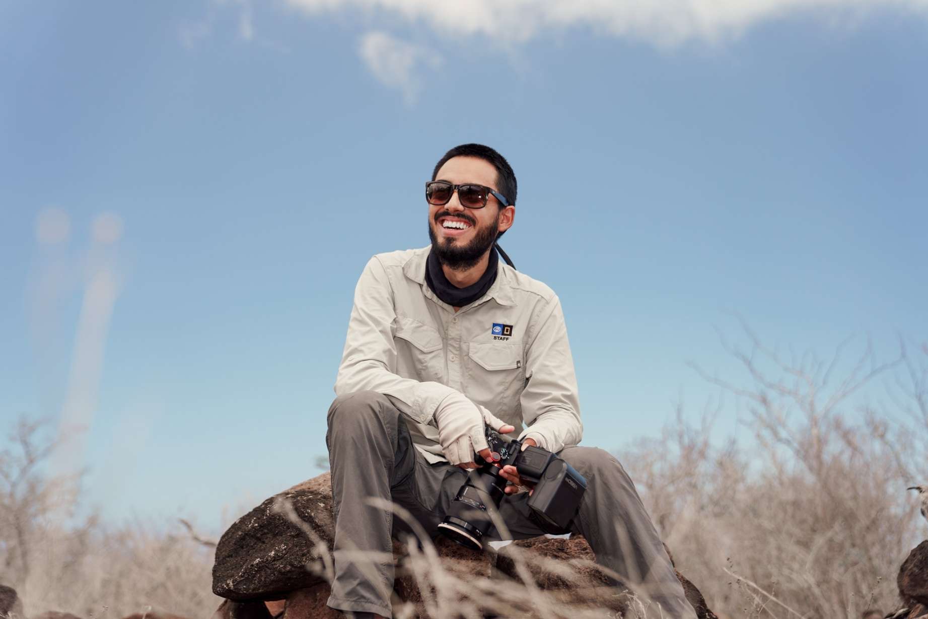 Joshua Vela, alumni PUCE, es la mirada de NatGeo en Galápagos ...