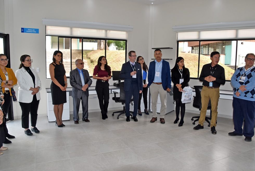 La PUCE-SI inauguró las oficinas del Centro de Innovación y ...